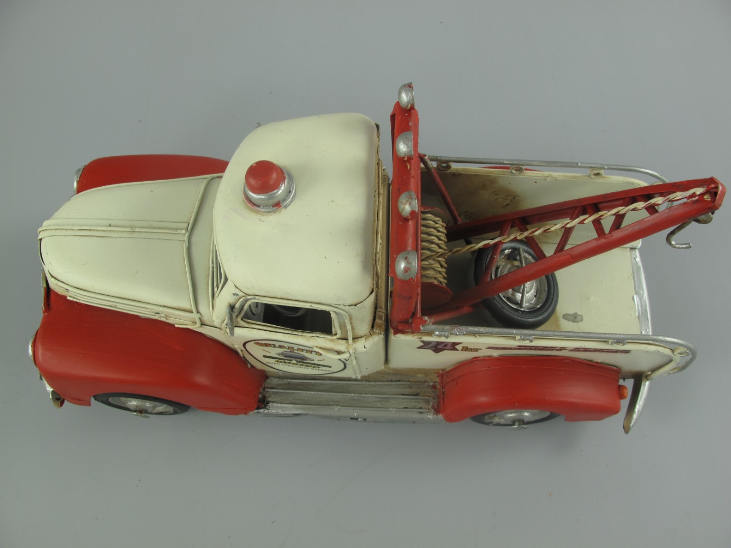 Gave rood witte takelwagen